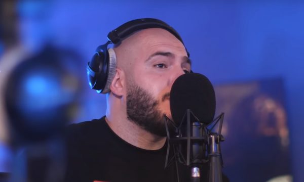 Një person u plagos me armë në koncertin e tij, flet reperi shqiptar ...