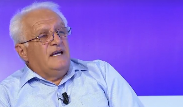 Historiani Muhamet Mala: Manastiri i Deçanit i takon shkollës arbërore ...