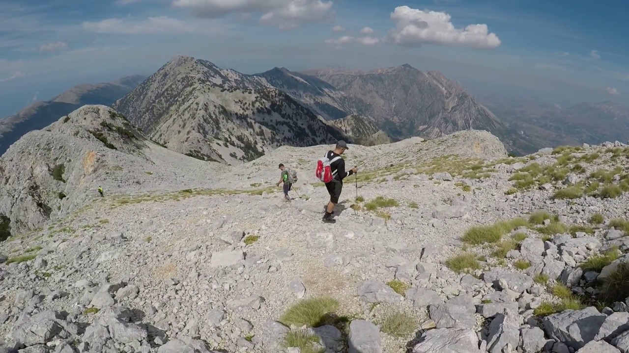 Bie në greminë turisti në Malin e Çikës - GazetaBlic