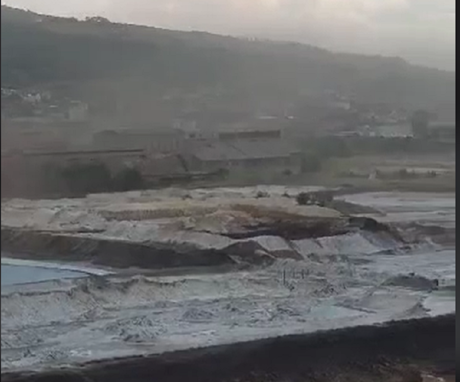 Erë e fortë në Mitrovicë: Ngritet në ajër pluhuri kancerogjen i ...