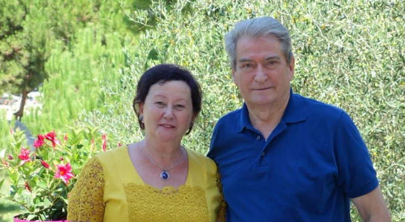 Sali Berisha uron besimtarët festën e Kurban Bajramit - GazetaBlic