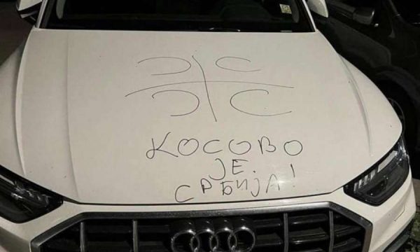 Veturës me targa RKS në Kroaci i shkruhet “Kosova është Serbi” (Video ...