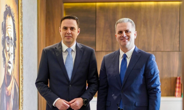 Visar Azemi i bashkohet LDK-së - GazetaBlic