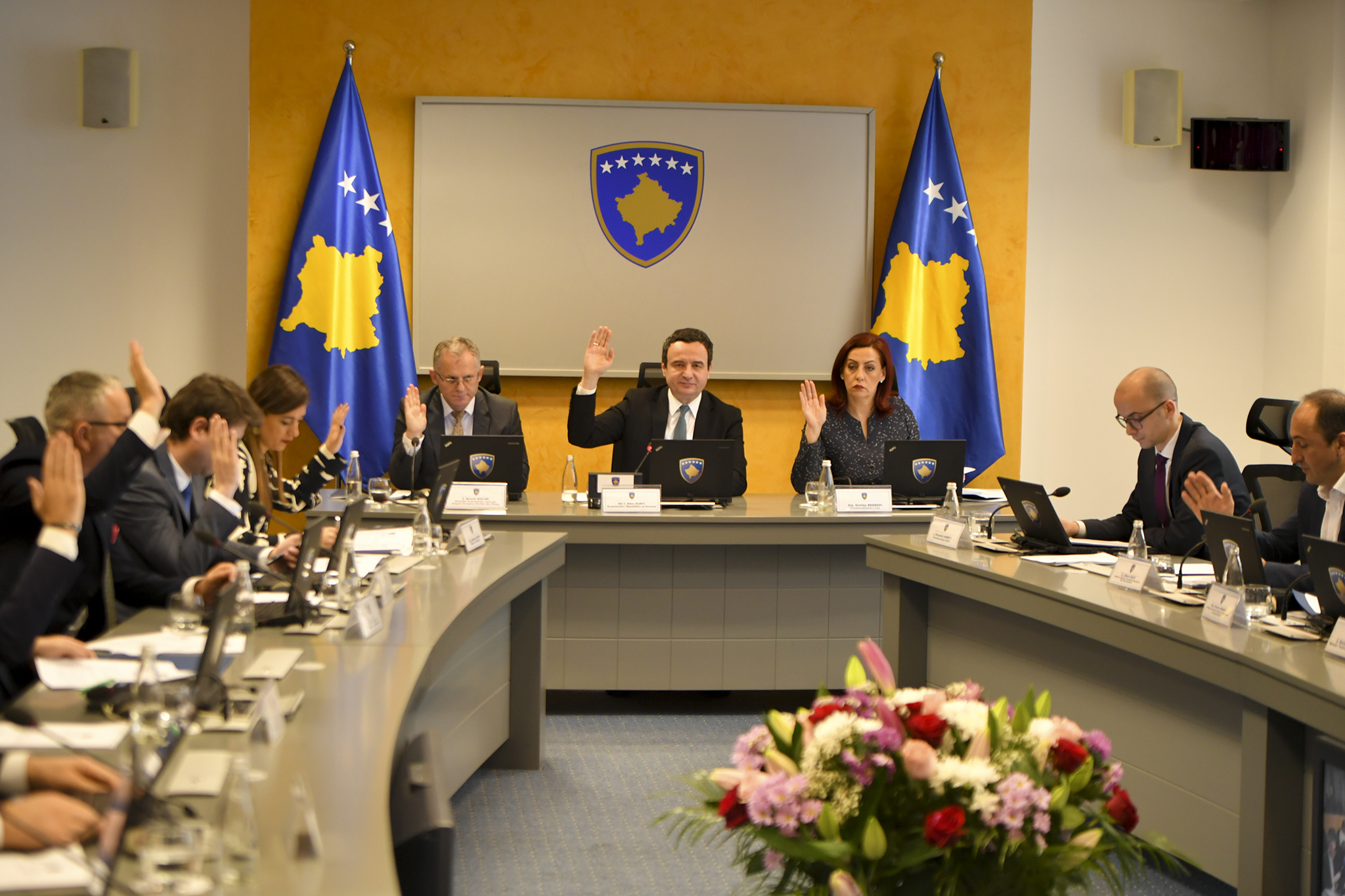 PDK e LDK akuzojnë Qeverinë për manipulim me indikatorët ekonomik ...