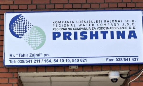 Burrë e grua të lidhur me VV-në punësohen për një ditë në ujësjellës ...