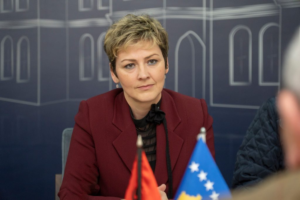 Ardita Sinani: Raporti i BE-së konfirmon se Serbia po i shkel të ...