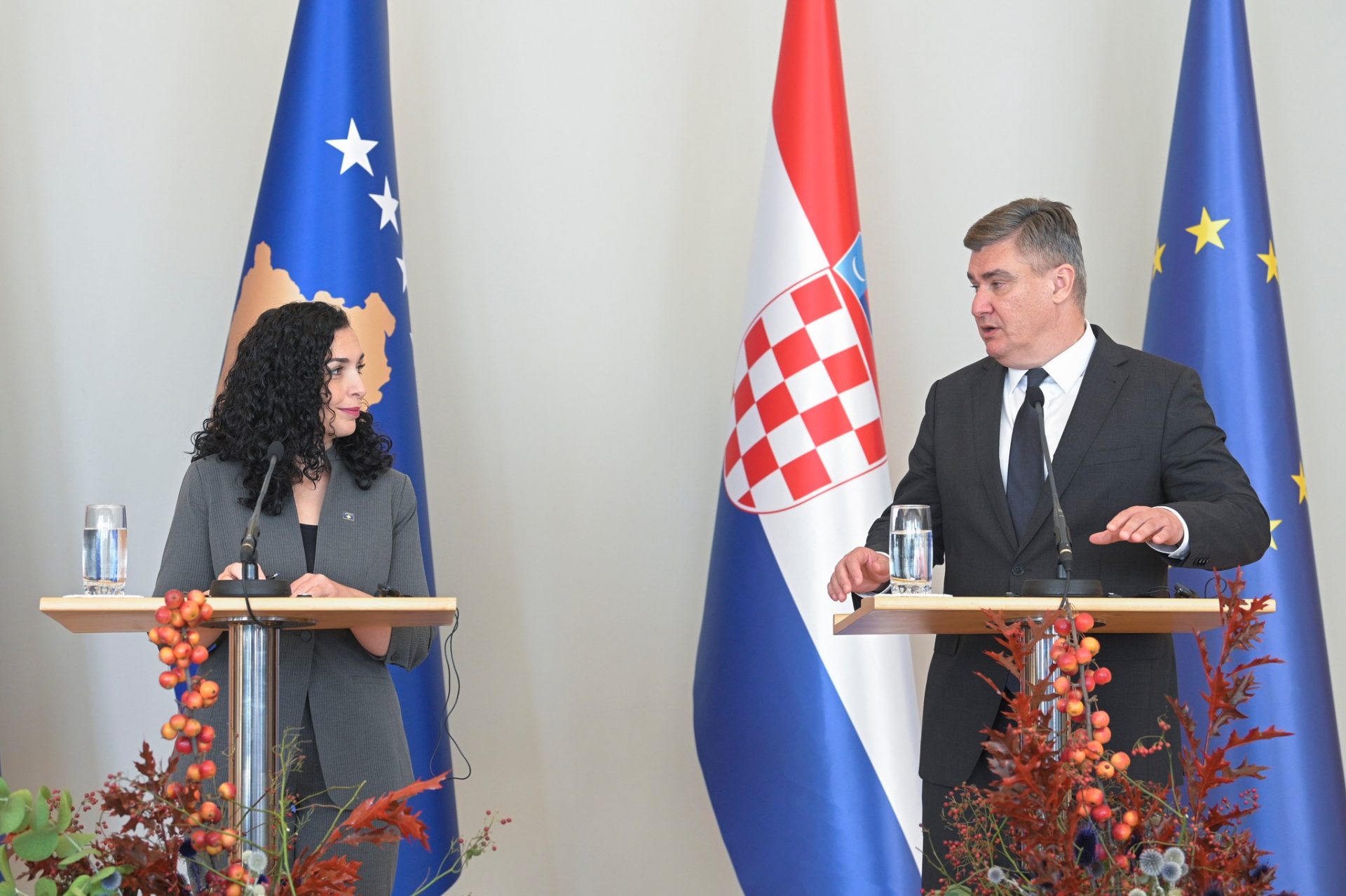 Përkrahja pa kushte - GazetaBlic