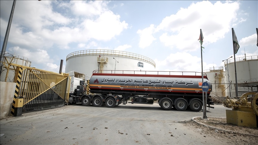 Izraeli kundër dërgimit të karburantit në Gaza, Hagari: Po e përdor ...