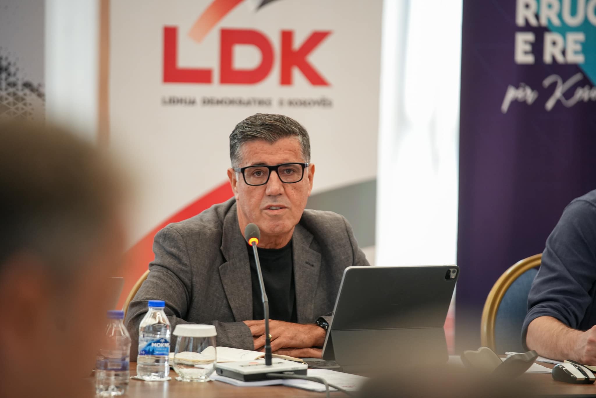 Haziri thotë se lejimi i mallrave serbe nuk i largon sanksionet: Kurti ...