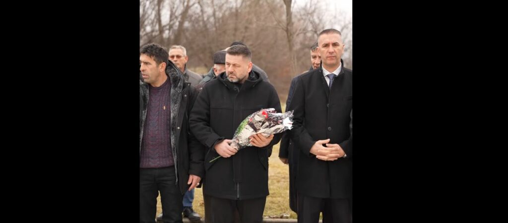 Bekë Berisha nderon Jusuf Gërvallën: Një Kolos i vërtetë, hero i ...