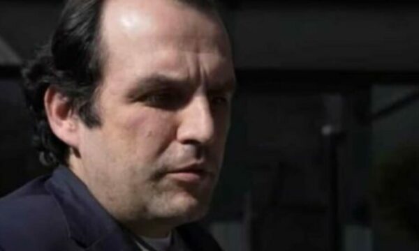 Ukë Rugova shkon për ngushëllime te familja Thaçi në Skenderaj - GazetaBlic