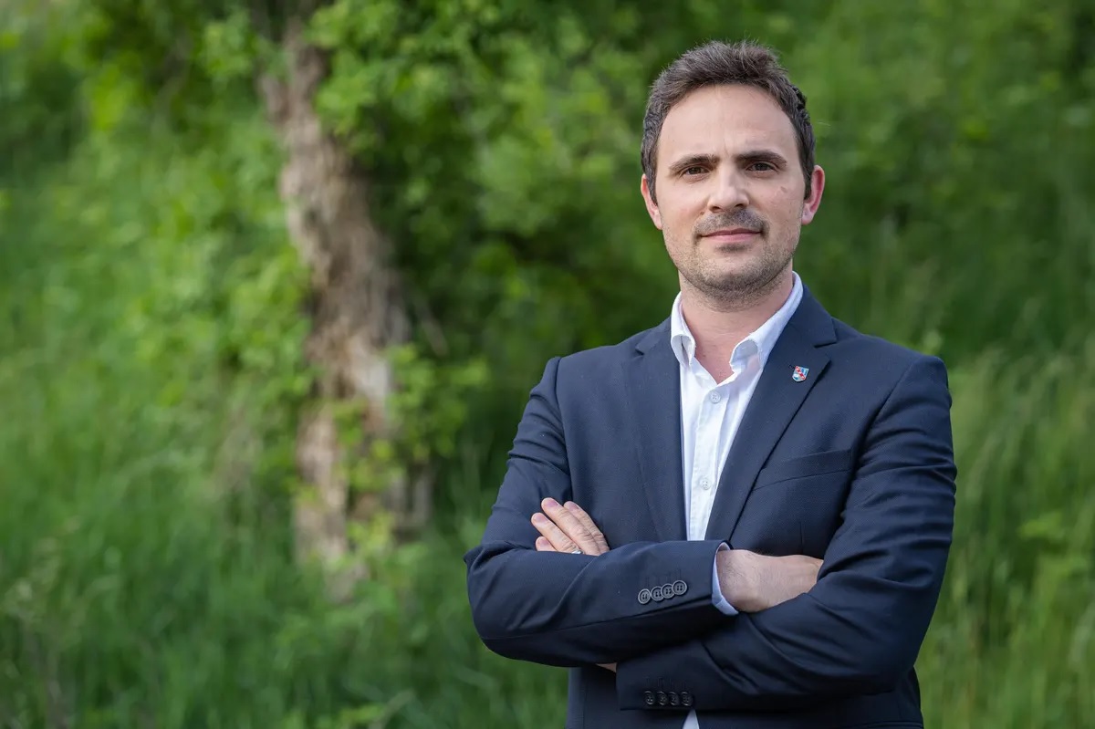 Rashiti: Mërgatës në Zvicër iu lirua rryma, e në Kosovë ata votojnë një ...