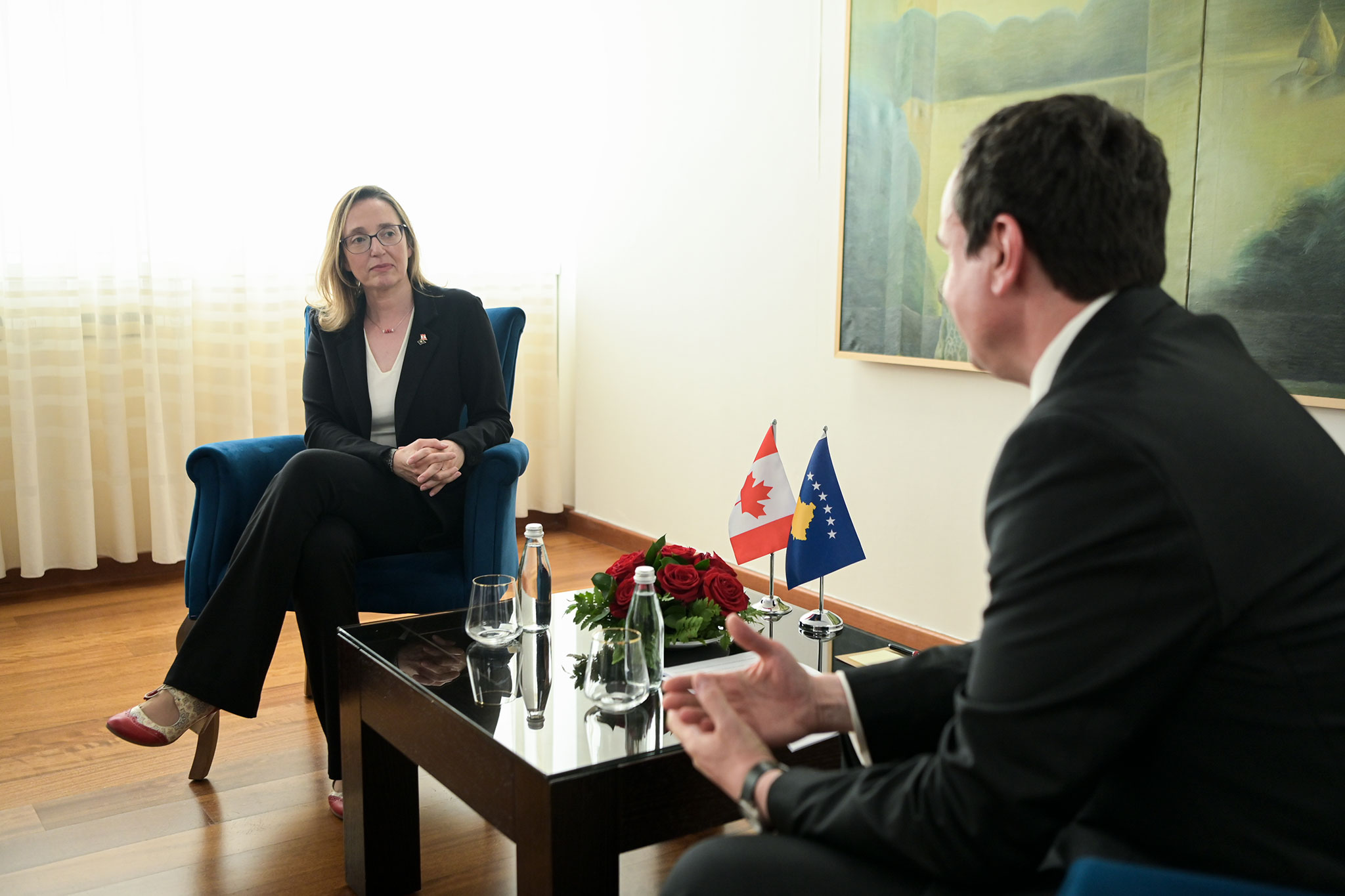 Kurti pret në takim ambasadoren jo-rezidente të Kanadasë, flasin për ...