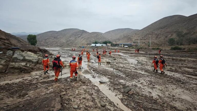 Shembet ura- Kamioni varet 100 metra mb greminë - GazetaBlic