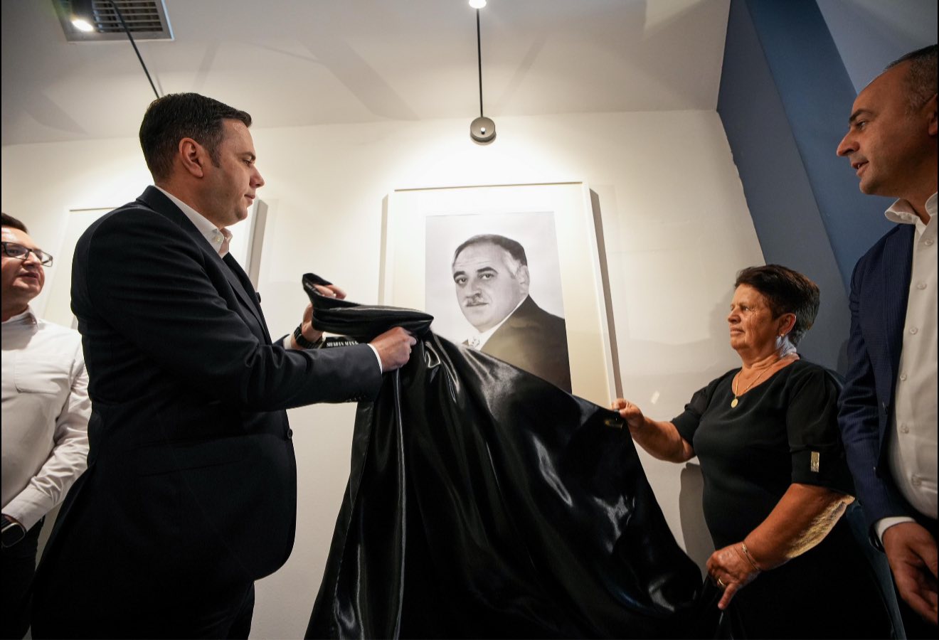 Fotografia e Shaban Manajt në “Këndin e Kujtesës”, Abdixhiku: Në 25 ...