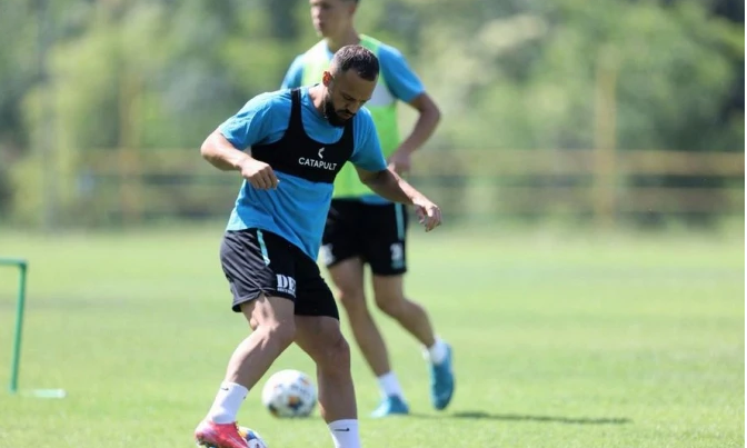 Menaxheri i Zekës: Mevlani u largua nga Rumania, sepse gruaja e tij u ...