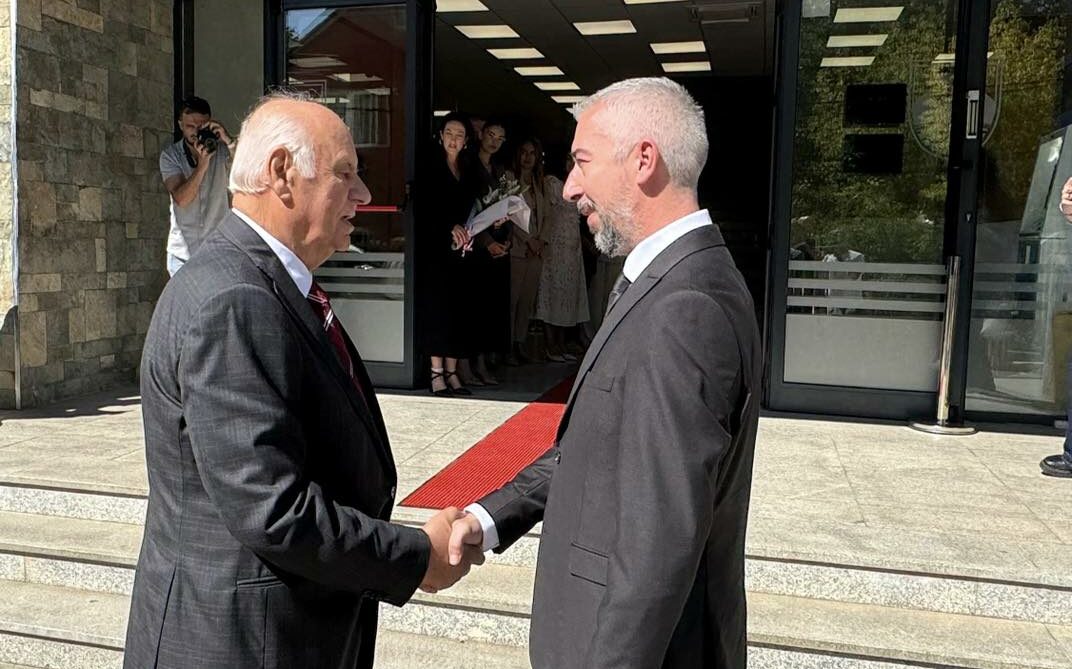 Moisiu viziton Mitrovicën e Veriut - GazetaBlic